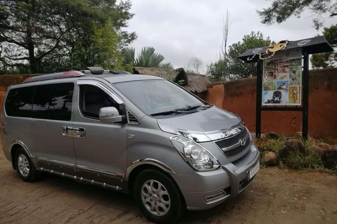 7-Passenger Hyundai Starex with Driver – TOURONEPLANET